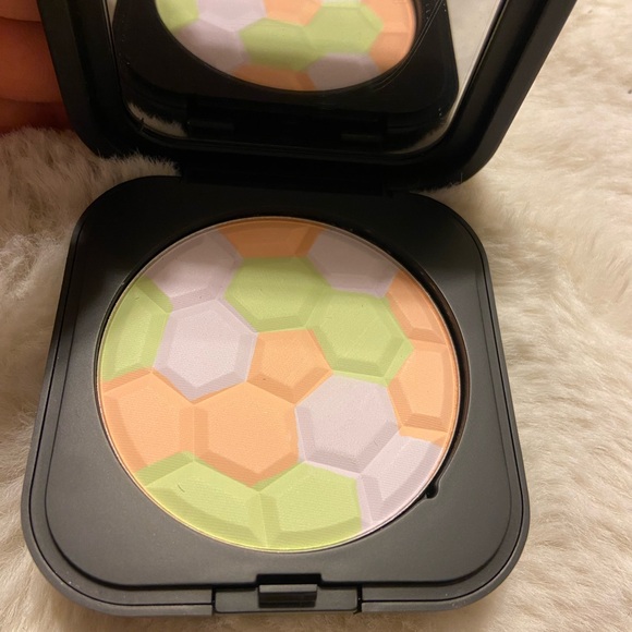 Laura Geller | Makeup | New Laura Geller Filter Finish Radiant Setting ...